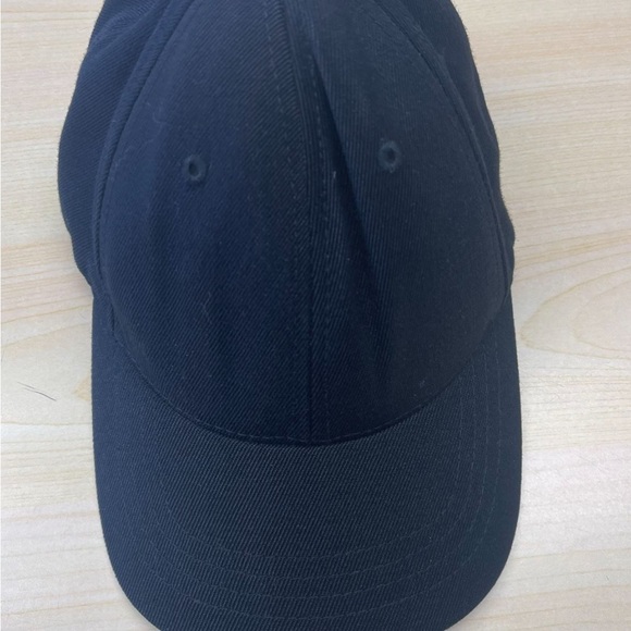 Lids | Accessories | Lids Black Flexfit Fitted Baseball Hat | Poshmark